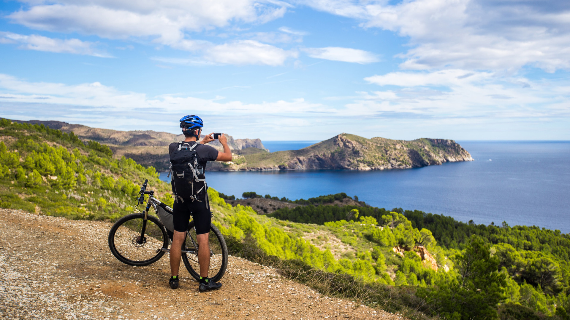 Solo Cycling Holidays | Solo Bike Tours & Trips | Cycling for Softies